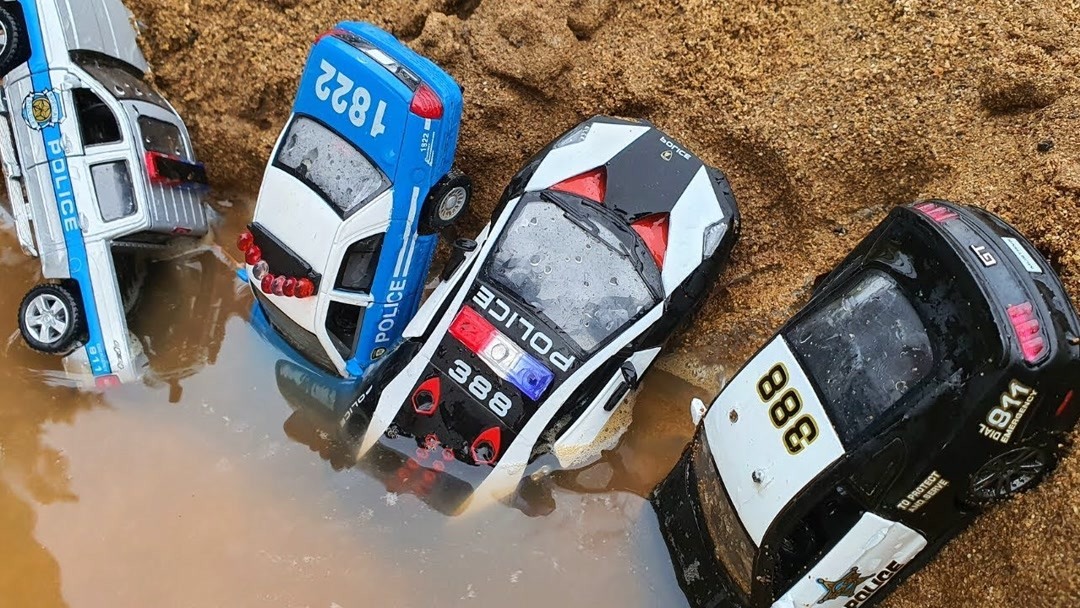 警车大联盟 第4集 搭桥拯救警车