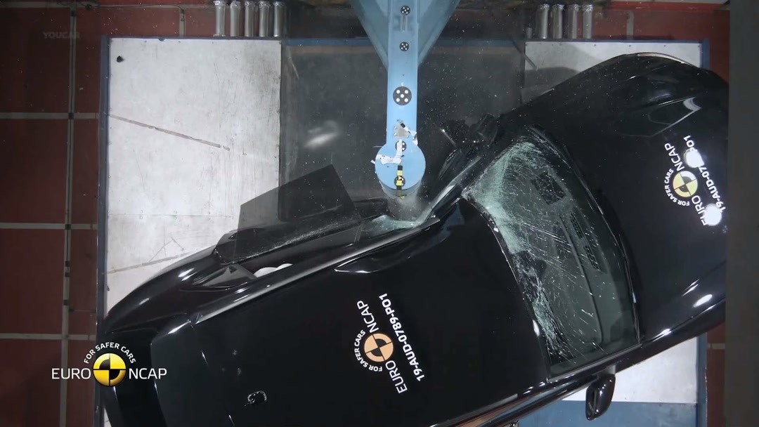 2020奥迪Q8侧面碰撞测试