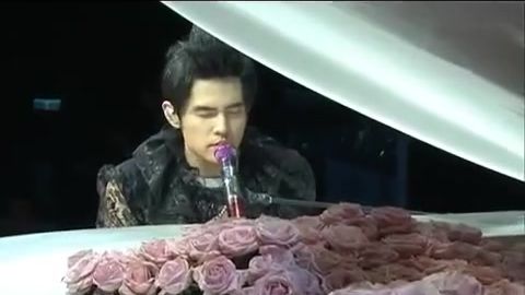 周杰伦超时代演唱会《稻香++淘汰+青花瓷》现场版