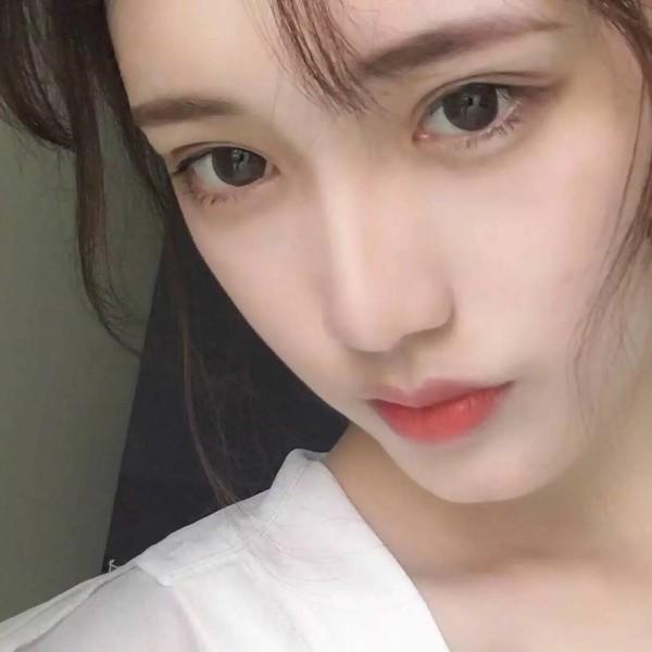 卖网带的小女孩 