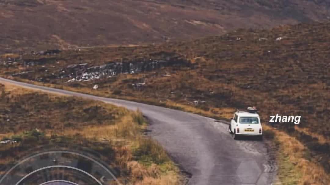 戴上耳机感受3D环绕效果