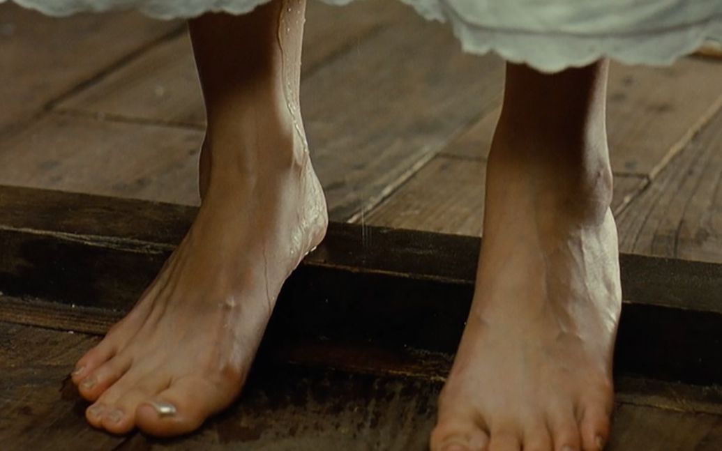 女孩脑中似乎有块橡皮擦,会不停忘记做过的事,直到生命的终结《我脑...