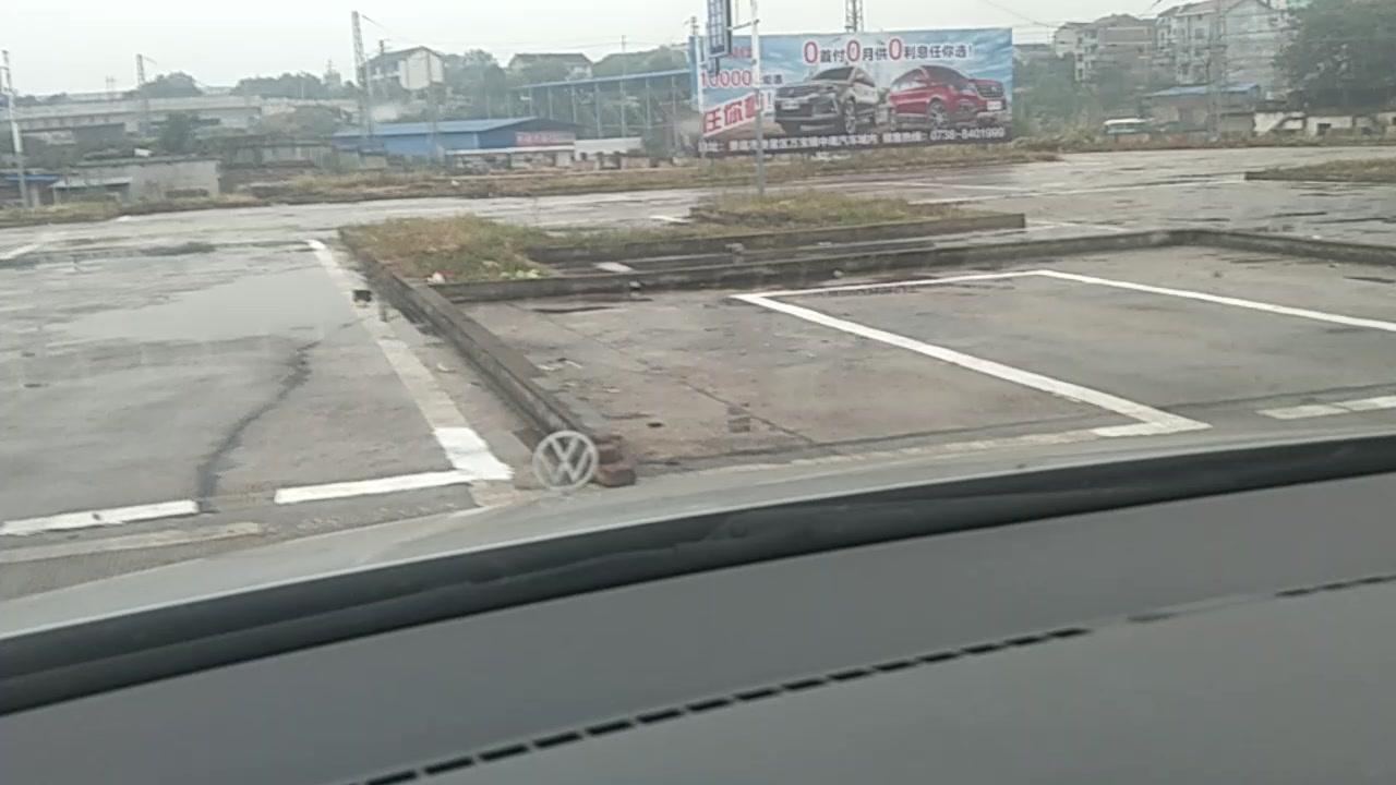 如何判断右前轮的位置,教练教你一个简单易懂的技巧!