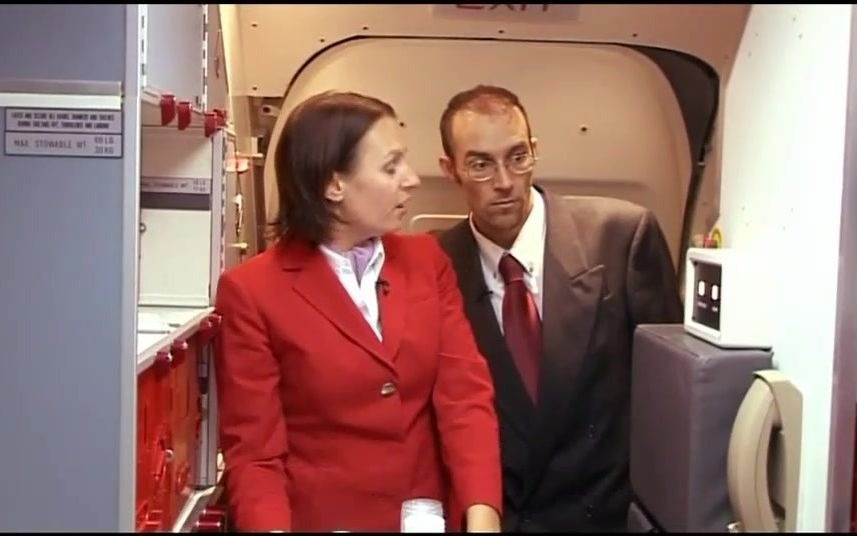 【剑桥English in mind 第3级】2 Life Swap:Part 1 (A flight attendant)