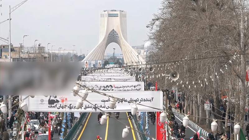 伊朗庆祝伊斯兰革命胜利43周年 伊民众:将会继续抵抗美国霸凌