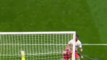 拉什福德一记头球破门而入!