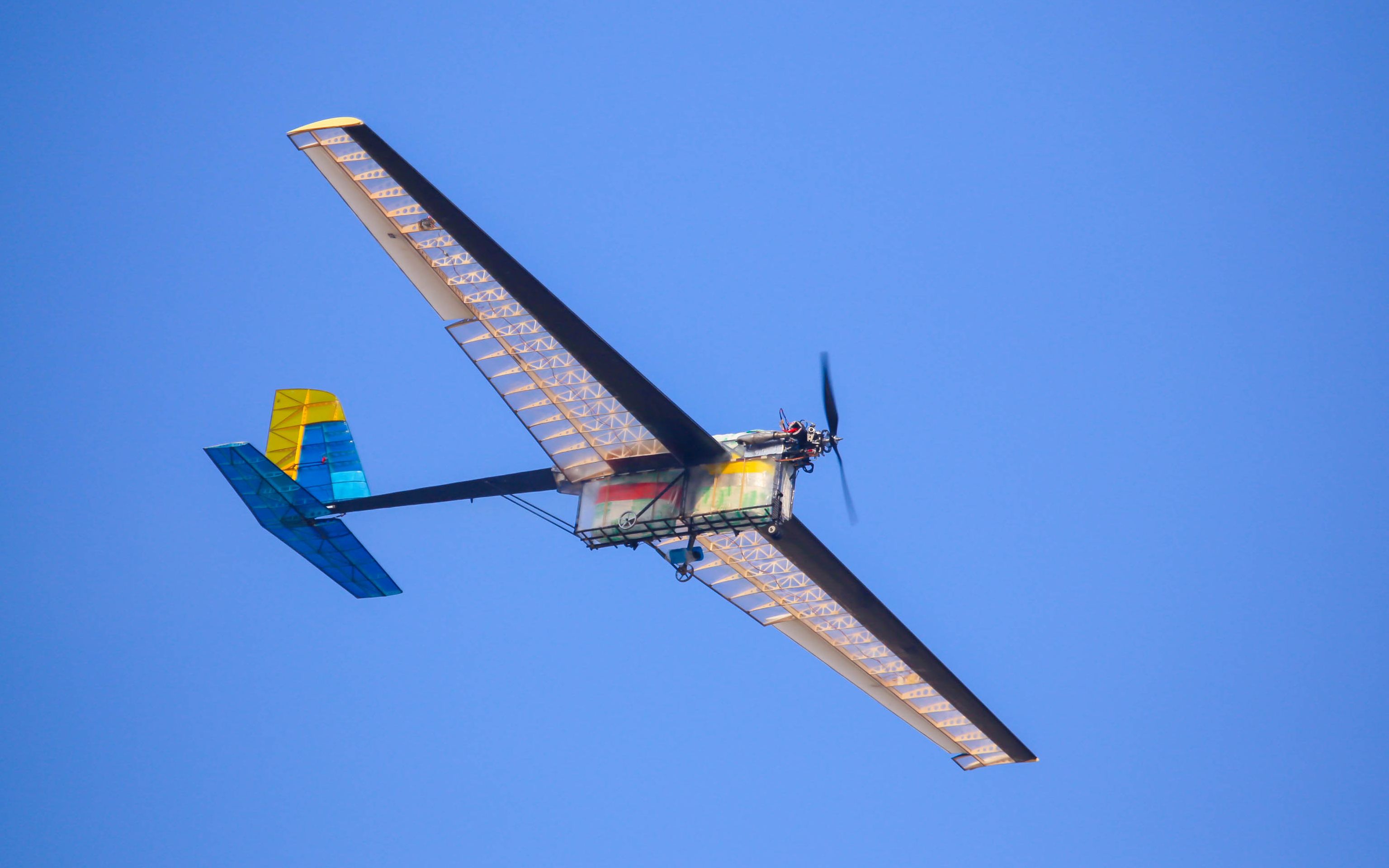 漫步天空-2022北航航模队外场短片