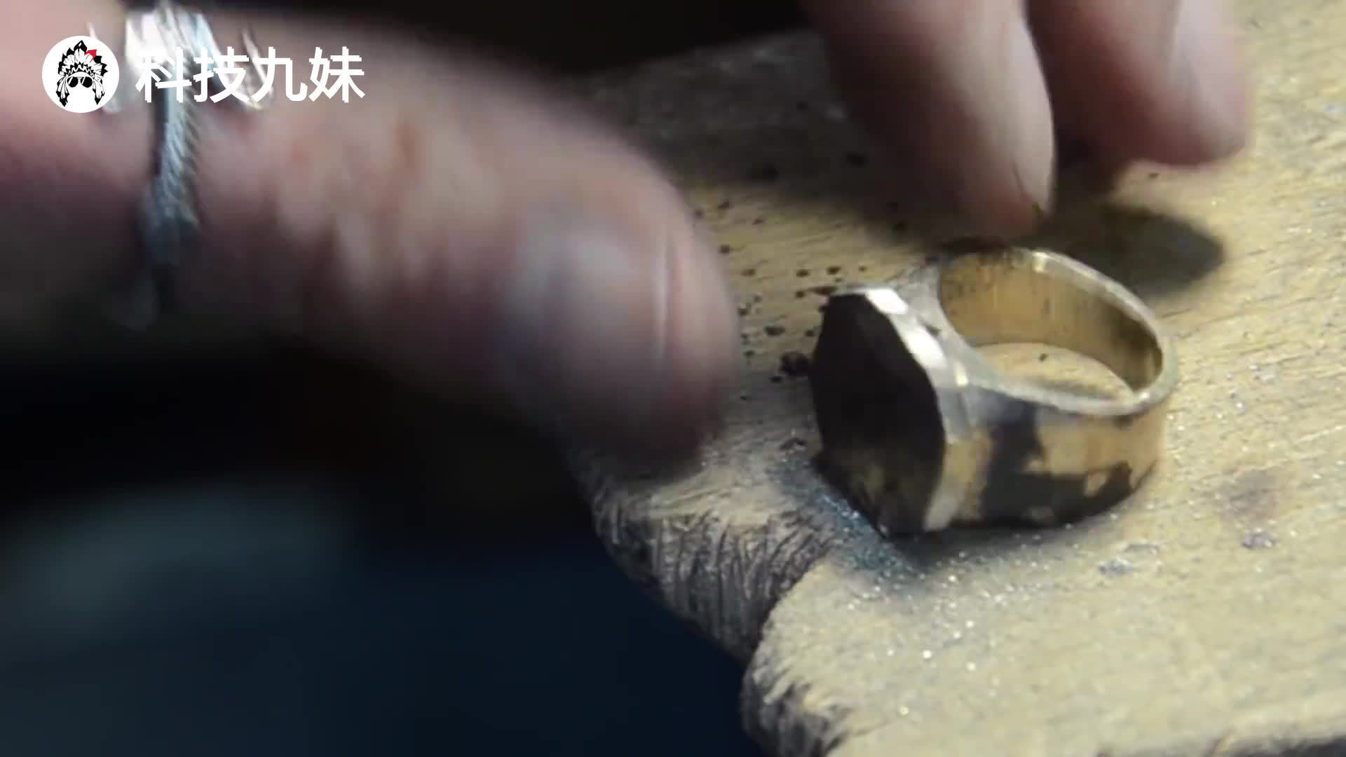 牛人手工打造一枚钻戒,堪称大师级水平,网友:想花钱也买不到