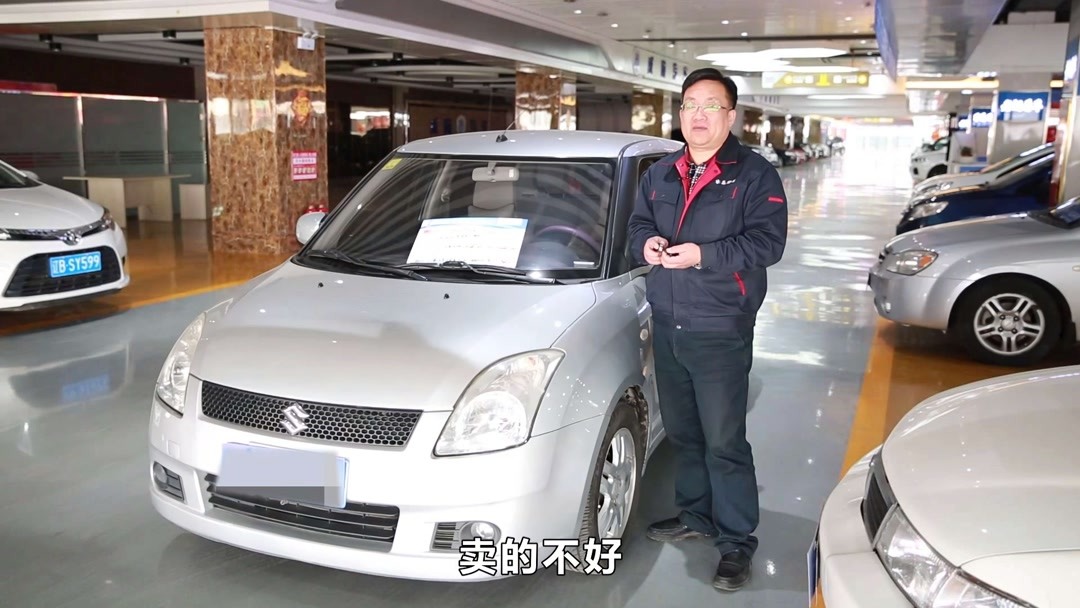 只卖3万块的铃木雨燕,空间和配置表现都逆天,操控比飞度强太多