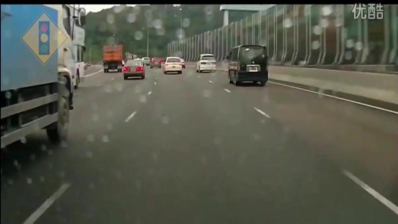 车祸视频:行车记录仪车祸画面,出行多注意安全