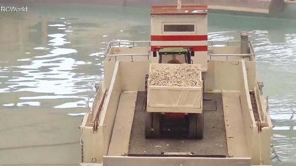 RC货船模型展示,室内遥控操作运货过程,这外形真逼真