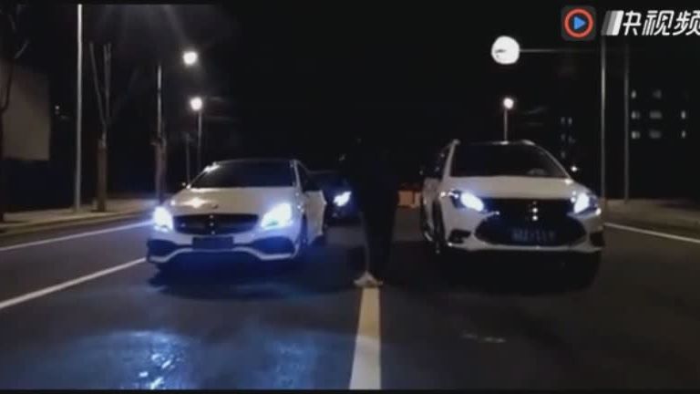 比亚迪唐直线加速挑战奔驰