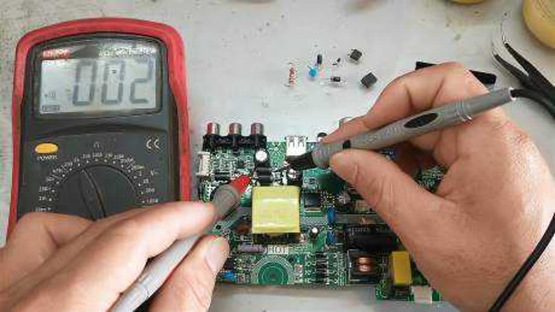 液晶电视三合一主板电源炸了,通病维修