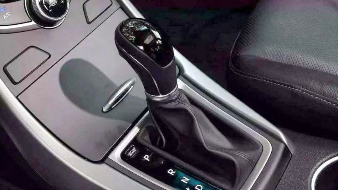 老司机教你正确的自动挡起步方法,新手别再被伪理论忽悠了