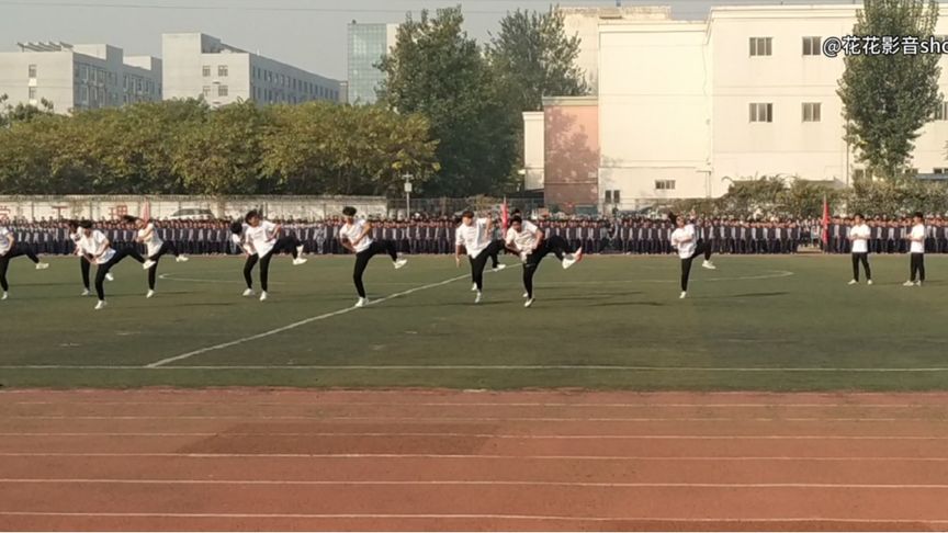 站在草原望北京——高校青春洋溢的运动会开幕式