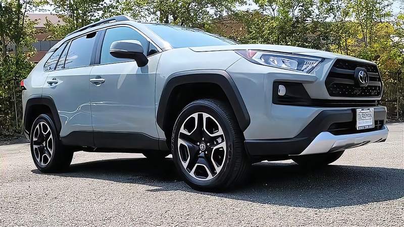 终于等来了,2021款丰田RAV4越野版,颜值和配置真不赖,太帅了