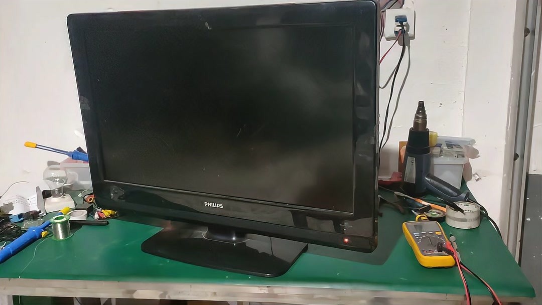 液晶电视指示灯亮不开机,如何快速判断电源板问题还是主板问题