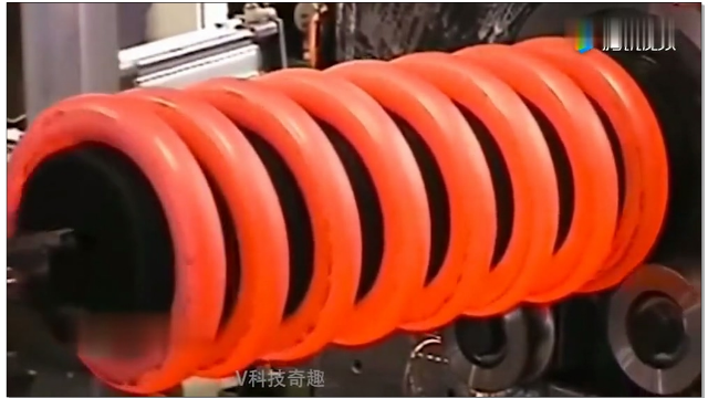 实拍弹簧生产全过程,这么大尺寸的弹簧还是第一次见!