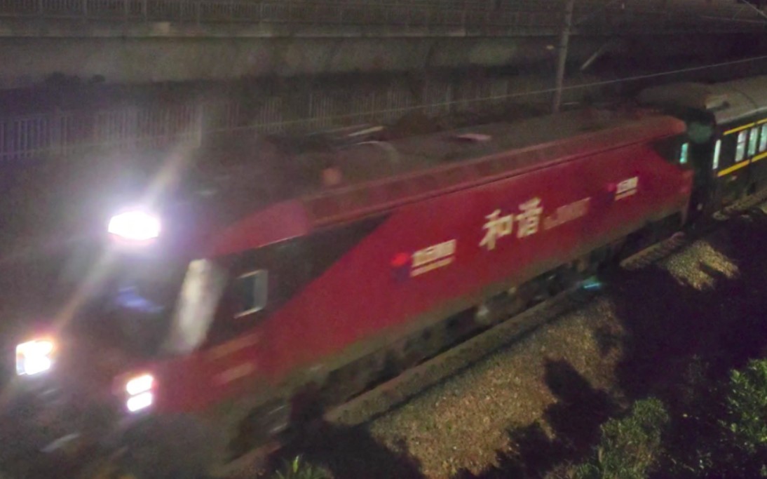 京沪线,西局西段HXD3D牵引Z86次列车通过观景新村