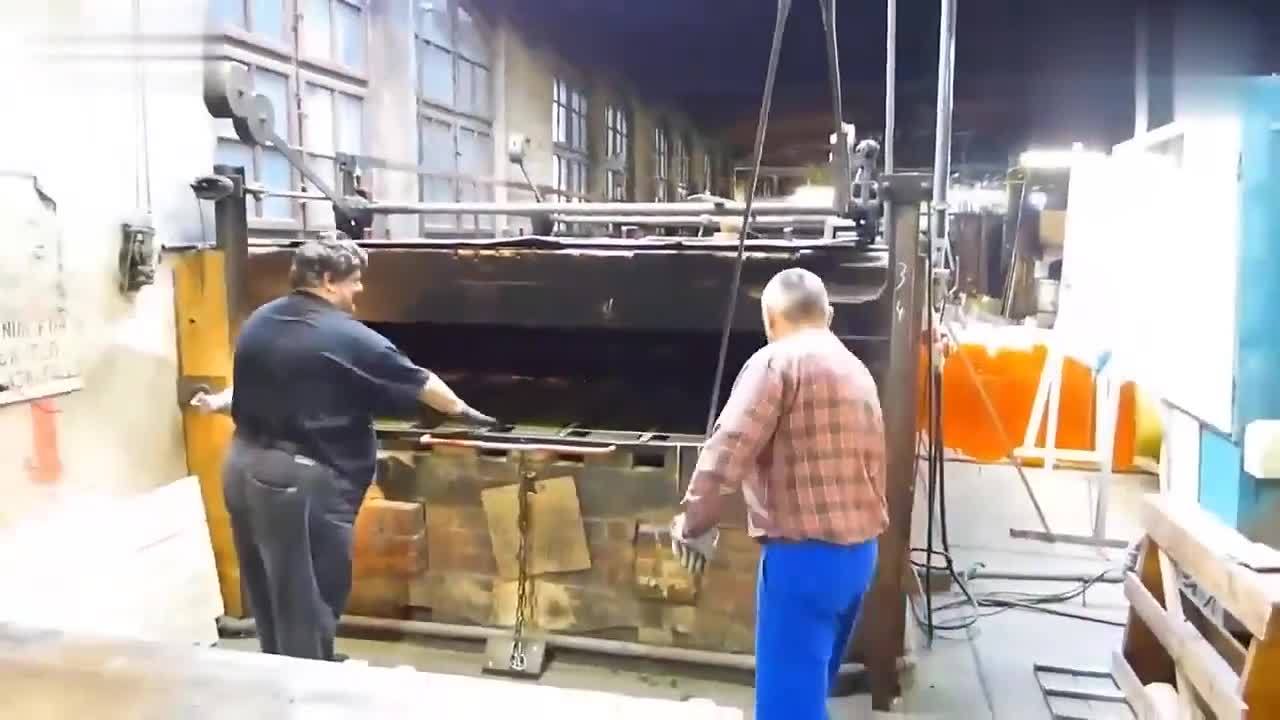 实拍玻璃的制造过程,很多人活了一辈子都没见过,太先进了