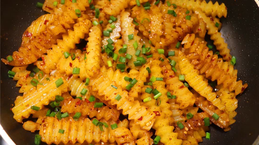 土豆学会这样做非常好吃!简单易做的美食,喜欢的朋友试一下