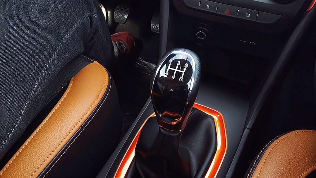 冬天汽车的档位冻住了,这是怎么回事?