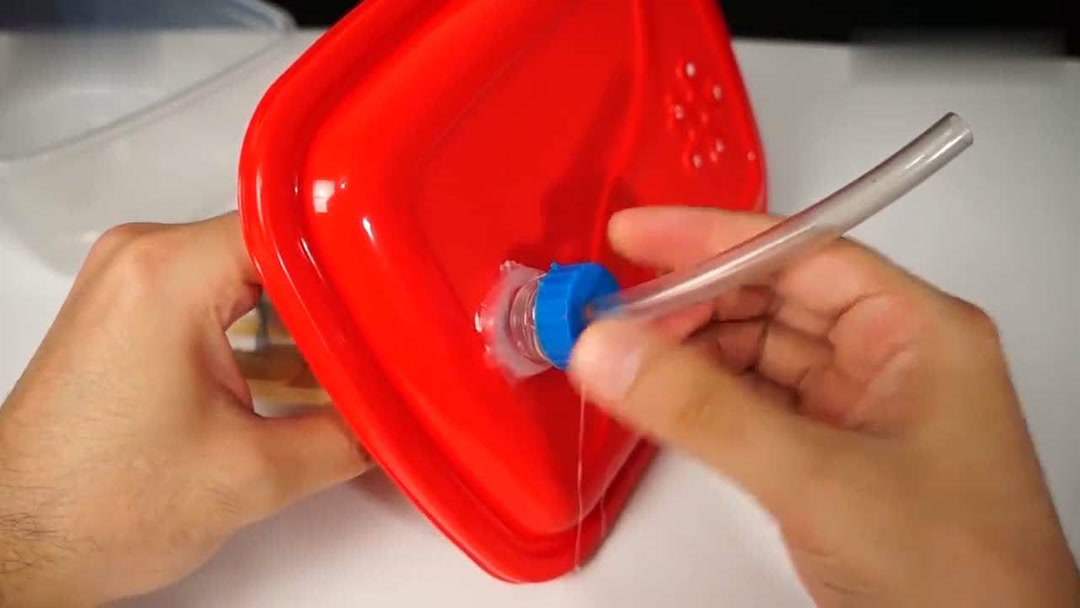 手工DIY,在家自制不用电不用油的迷你抽水泵,制作起来并不难