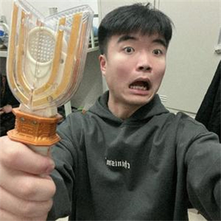 郑童童