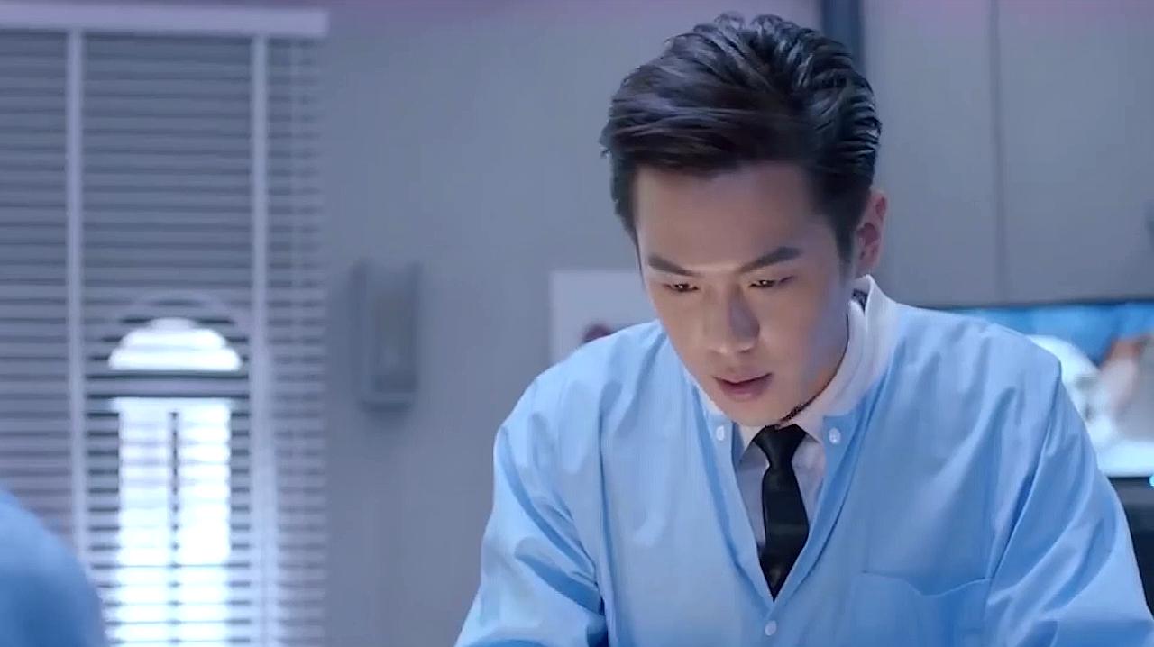 法医秦明:秦明和大宝解剖尸体,提取胃内溶物后,腹腔没发现异常