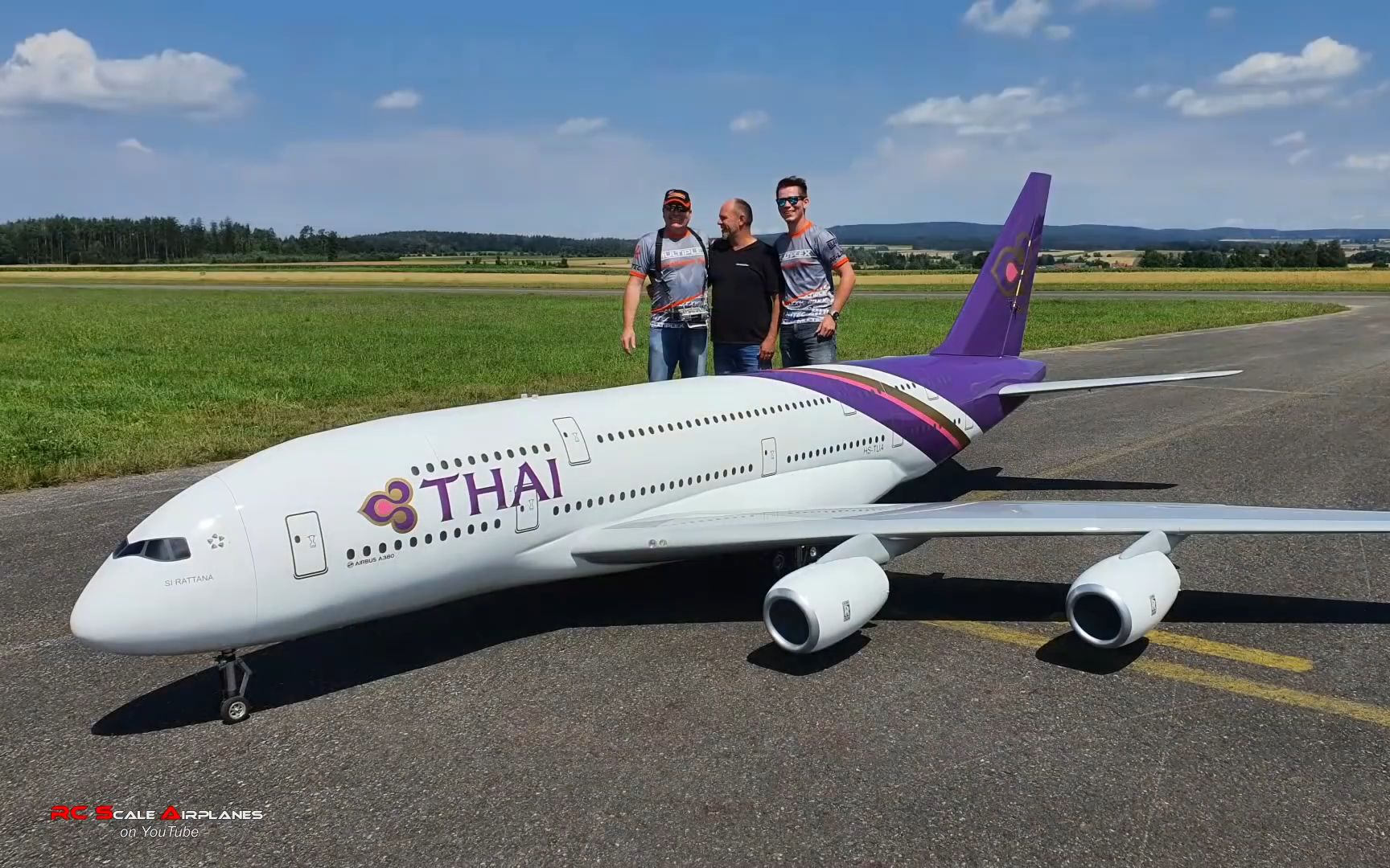 炫酷ߔ� A380泰航涂装模型机首航(调小音量)