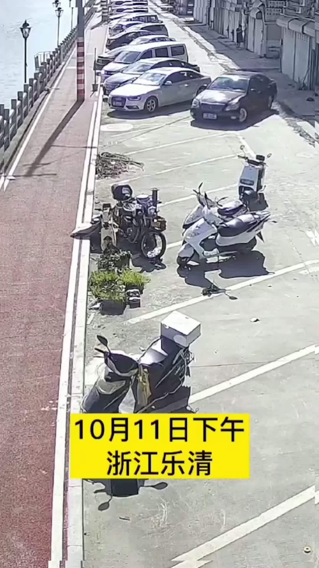 车载安全锤,这东西宁可百日不用,不可一日不备呀
