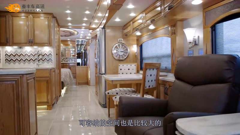 售价20万欧元的一款豪华A型房车,为您提供移动式五星级享受