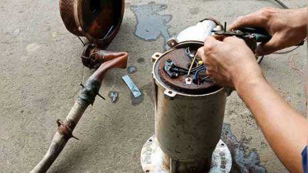 水泵通电有声不转,原来是这个严重变形,看完自己也能修