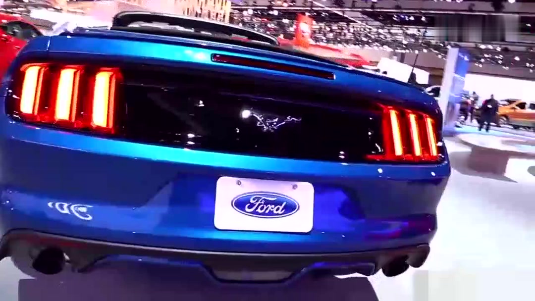 2017年新款福特野马2.3T 敞篷车实拍