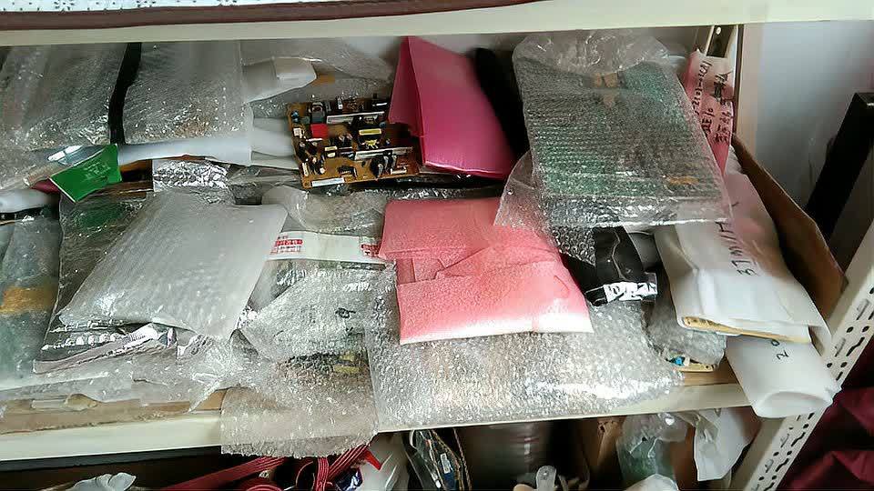 维修液晶电视剩下的好的电源板,主板,...