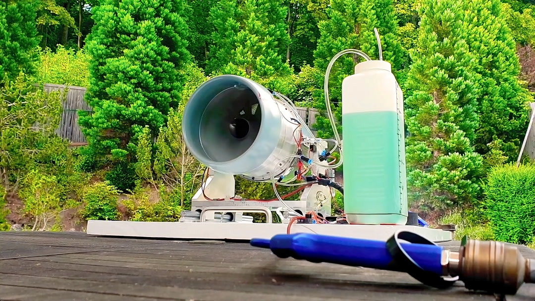 飞机的耗油量多有大?小伙用模拟引擎做实验,结果让人不敢相信!