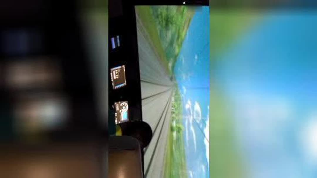 现场实拍:青年老司机练习CRH3型高铁动车组驾驶