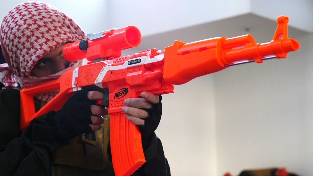 真人CS:一屋子的新装备,要不要这么豪?