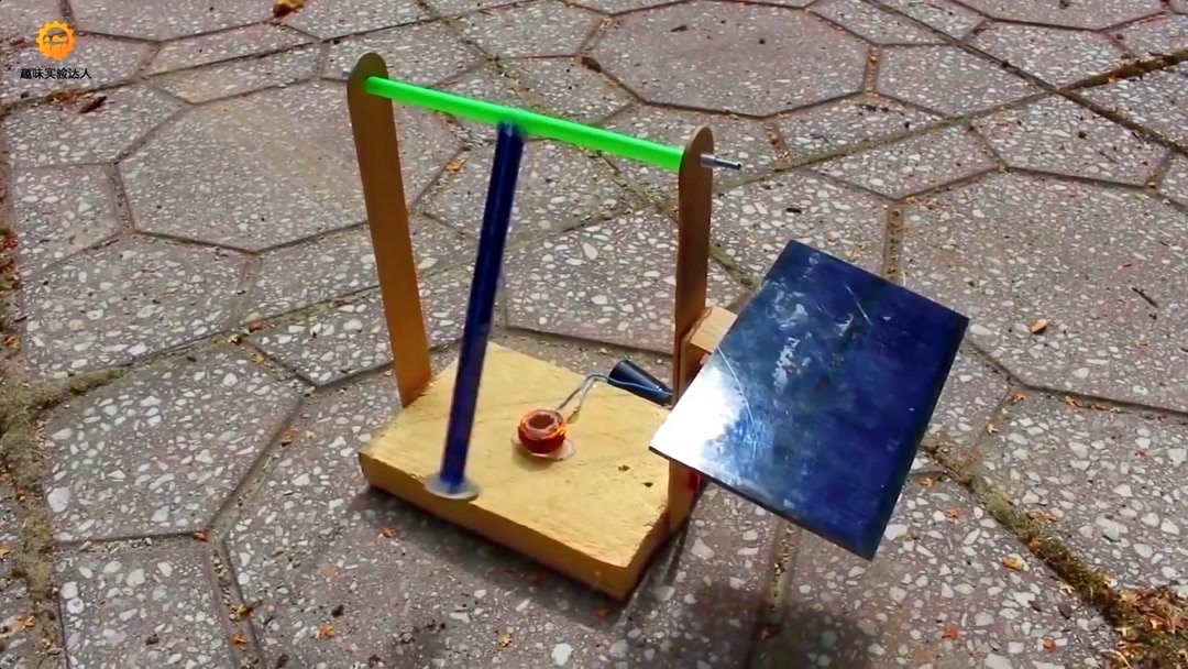 趣味实验达人:简单又快的科学小制作,制作无限摇摆机!