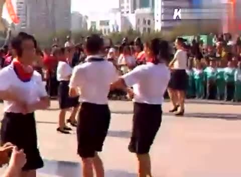 幼儿教师礼仪操表演 视频