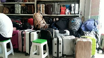 今天本是中秋放假中介仍有那么多人找工作