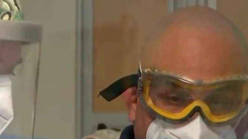 美国新冠肺炎确诊病例超过2300万