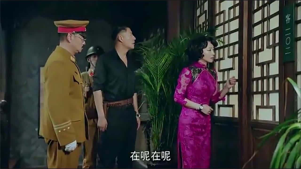 不可能完成的任务:鬼子搞突击查房,出现尴尬了,男子擦头出来了