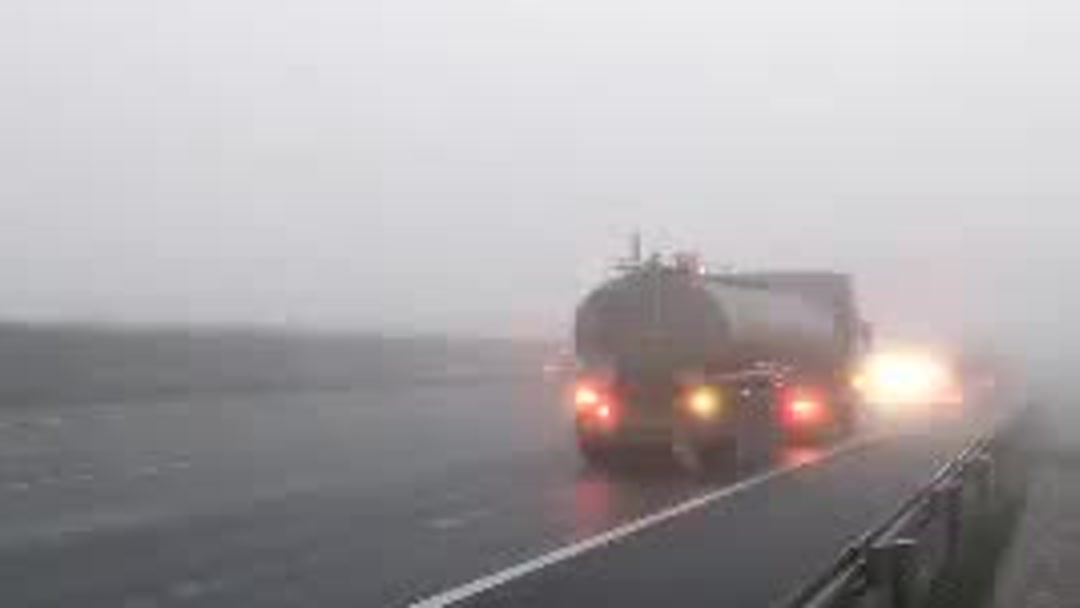 高速路连环撞车!