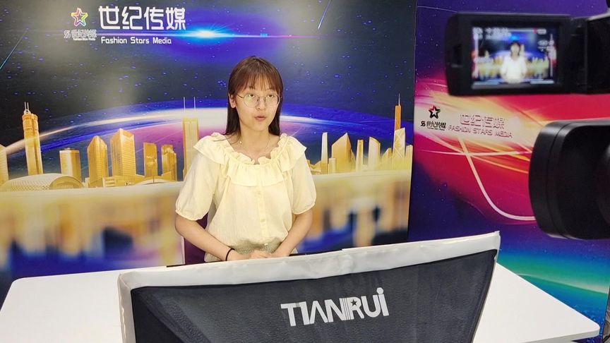 世纪传媒大学生社交商务礼仪培训:就职模拟讨论,面试微表情分析