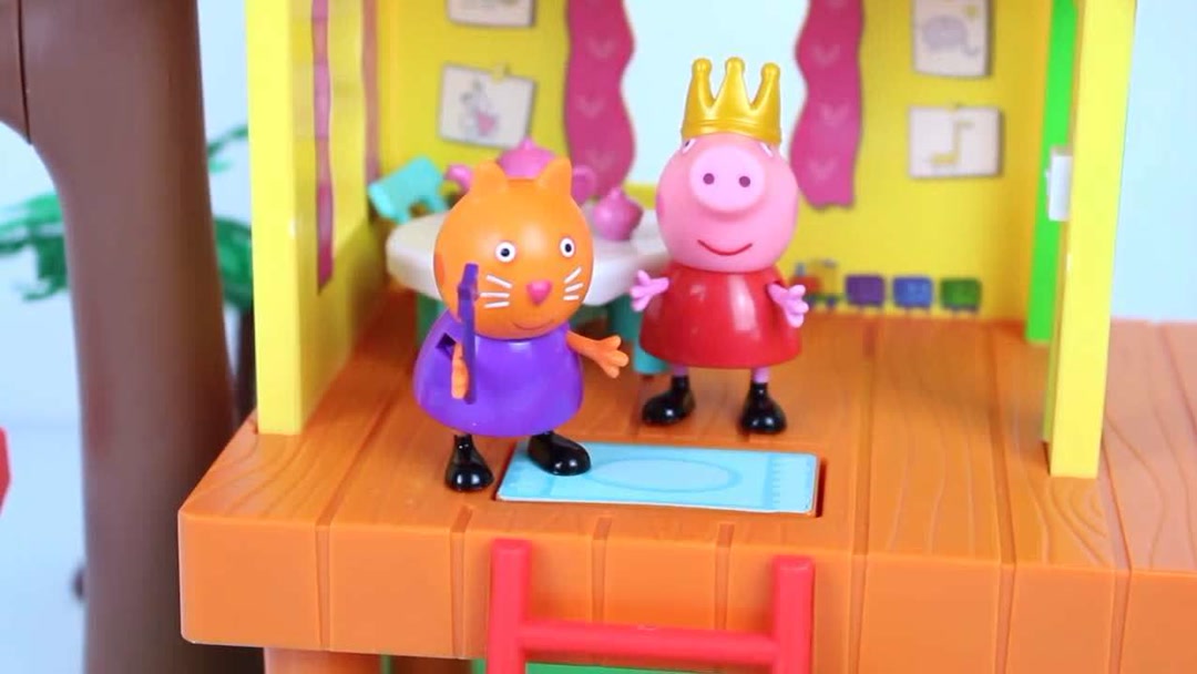 小猪佩奇的幸福生活荡秋千做游戏玩具模型