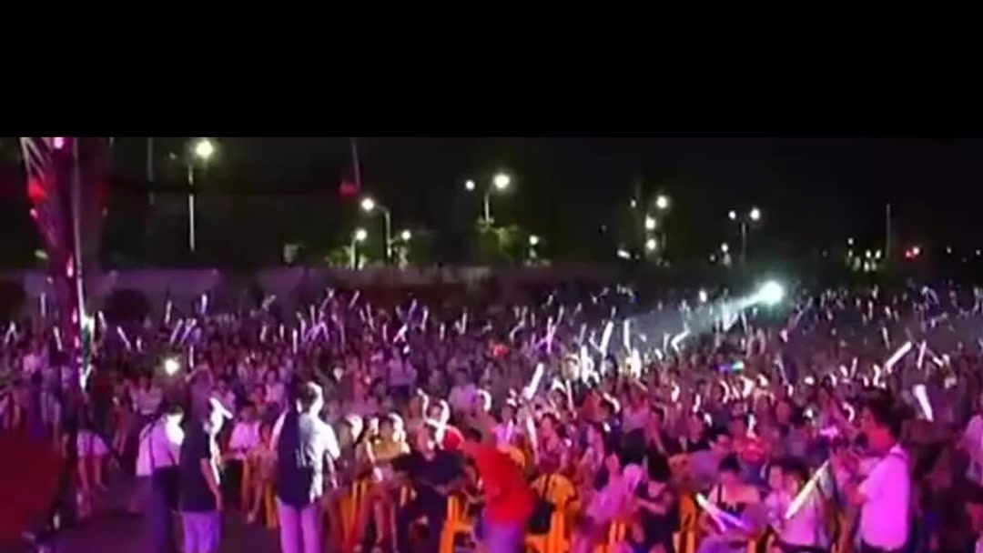 凤凰传奇演唱会2013精华片段.[g[