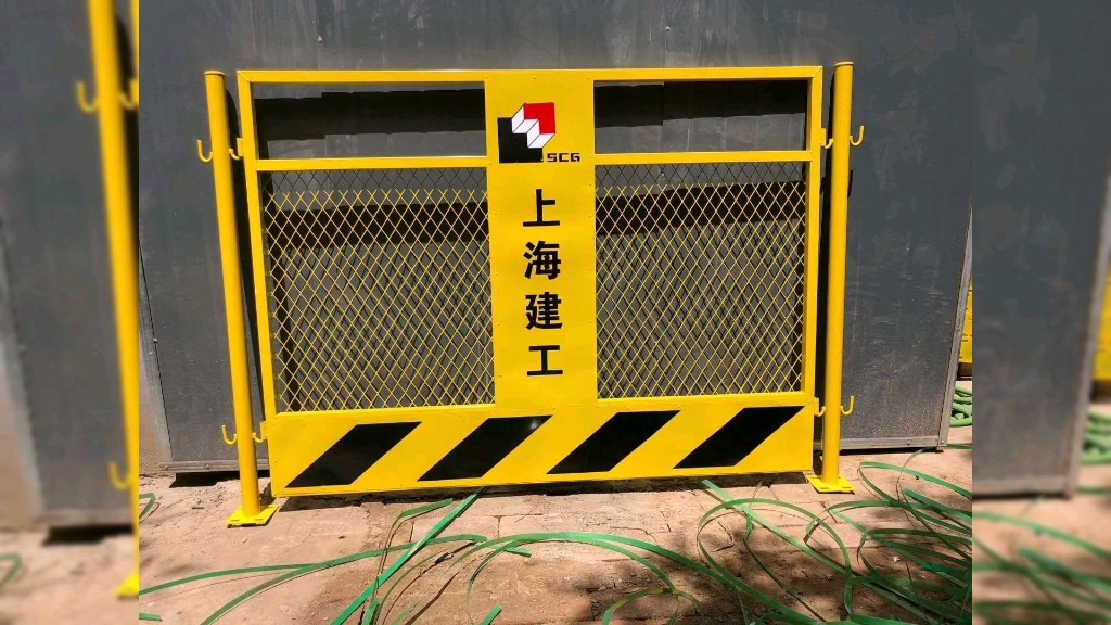 人货电梯防护门,工地电梯防护门,冲孔电梯门