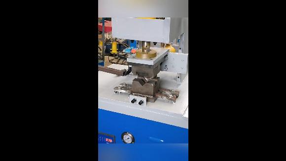 方管角度折弯机不锈钢90度一次成型角钢槽钢方管圆管冲孔切断