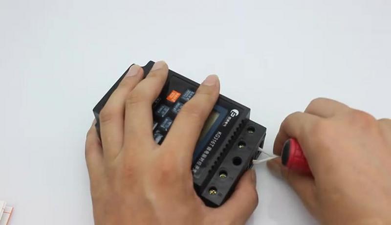 KG316T时控开关接线方法